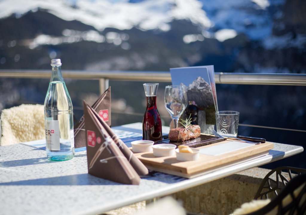 Sun terrace - Restaurant - Hotel Edelweiss Mürren